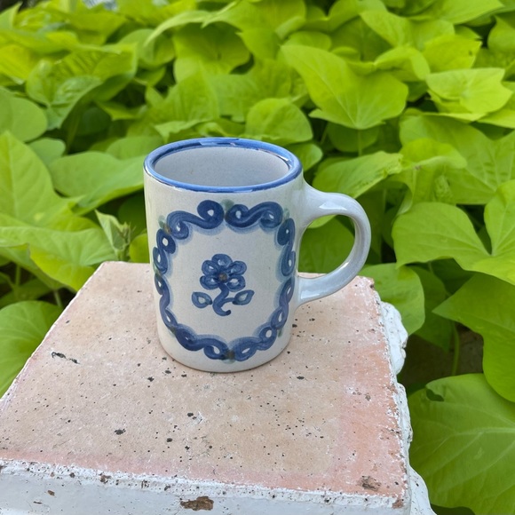 MA Hadley | Kitchen | Ma Hadley Blue Flower Mug | Poshmark